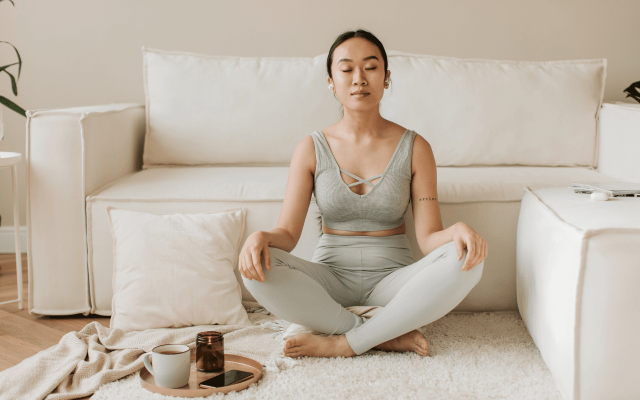 Struggling to meditate? | Om Yoga Magazine