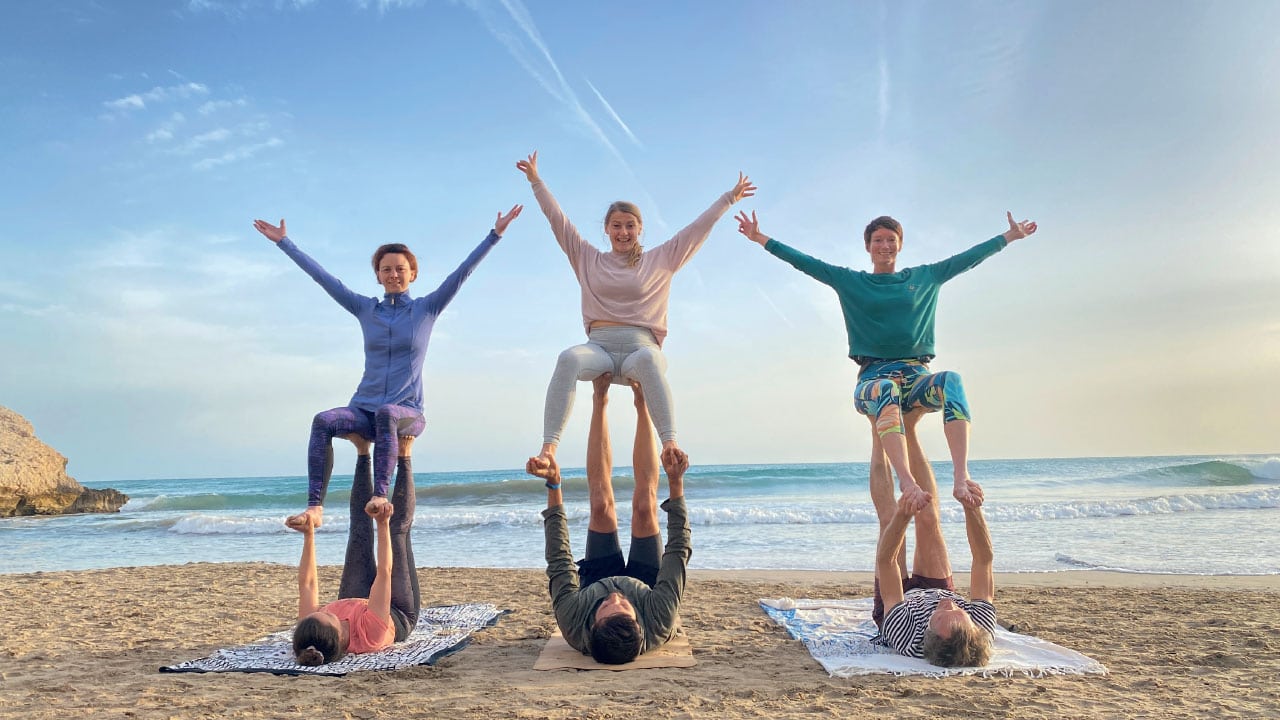The 6 learnings of acroyoga | Om Yoga Magazine