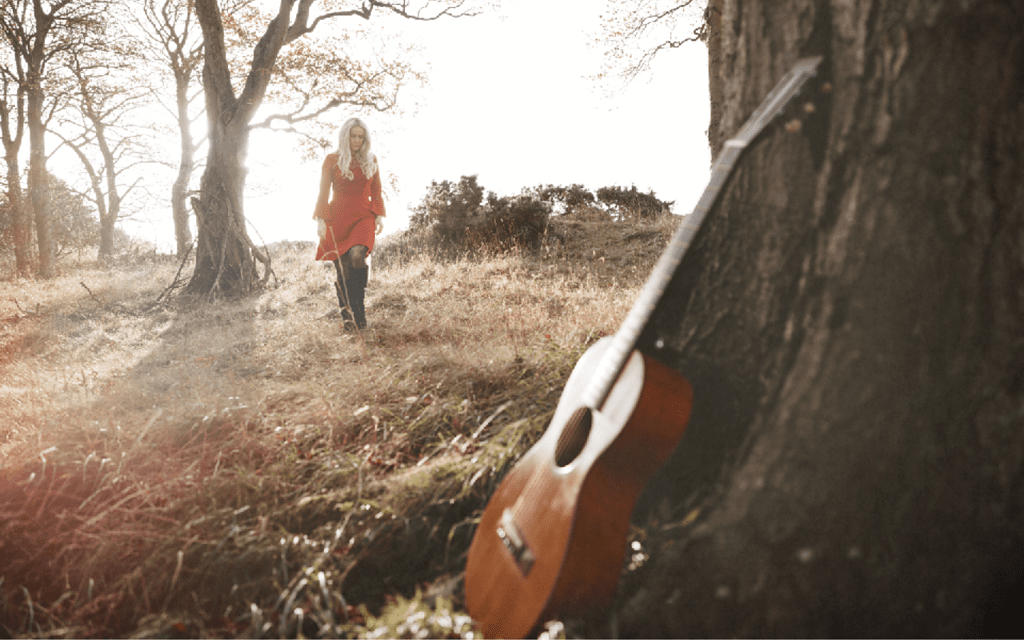 Heidi Talbot - Yoga, music and me | Om Yoga Magazine