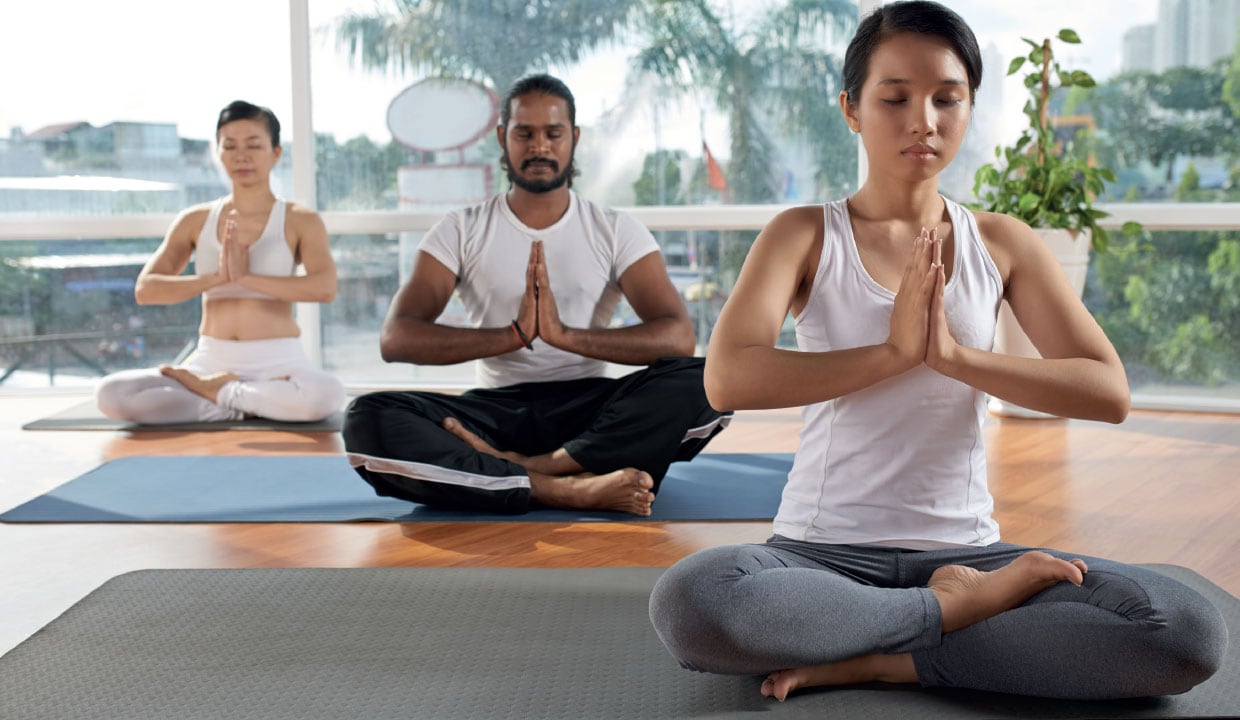Free Yoga: A Peaceful Practice | Om Yoga Magazine