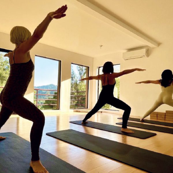 OM Yoga Magazine - Yoga Poses - Meditation - Mindfulness